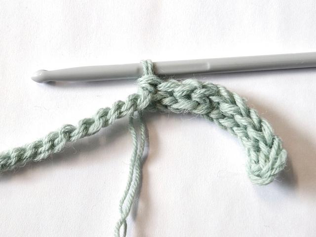 Popcorn-stitch crochet headband—free pattern | Kotona Living