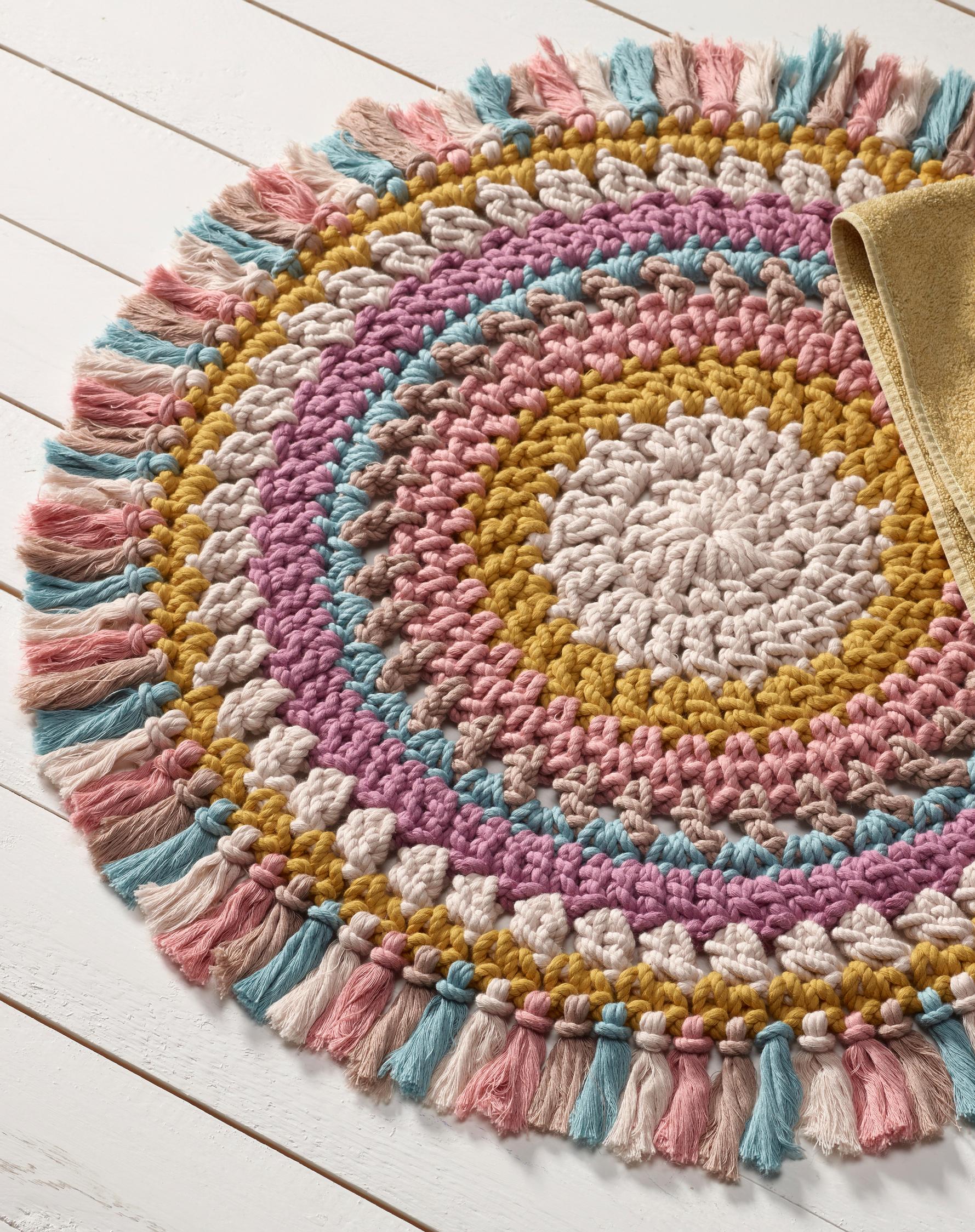 Small round rug—crochet pattern | Kotona Living