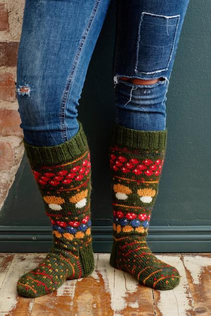 Autumn forest socks—get the pattern! | Kotona Living