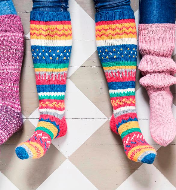 Easy colorwork socks—get the pattern! | Kotona Living